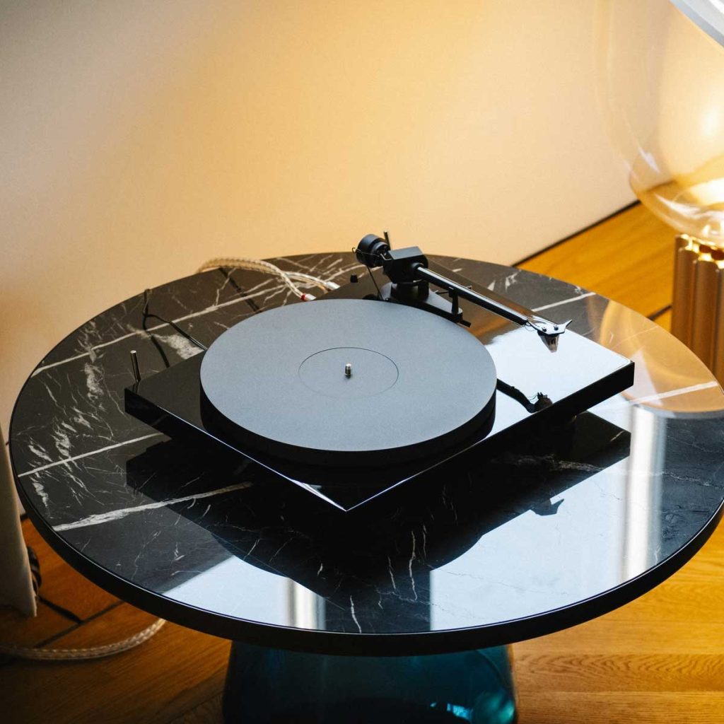Pro-Ject Debut EVO 2 Turntable with Pick It MM Cartridge – Rapallo